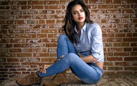 Download Russian Female Model Irina Shayk Wallpaper