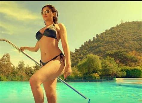 Akanksha Puri Hot Photos Actress Doodles