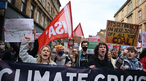 Greta Thunberg Draws Thousands To Glasgow For Cop26 Youth Protest Cnn