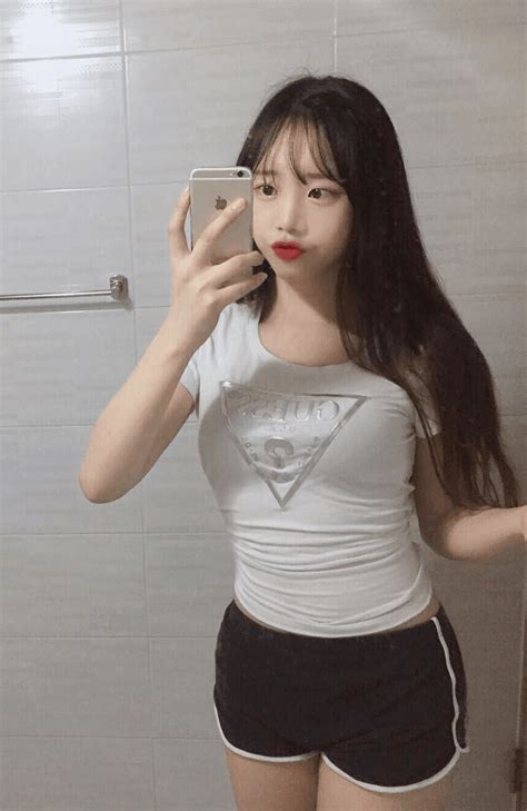 셀카 좀 찍을 줄 아는 처자들 수정했습니다 패션 스타일 여성 여자 교복