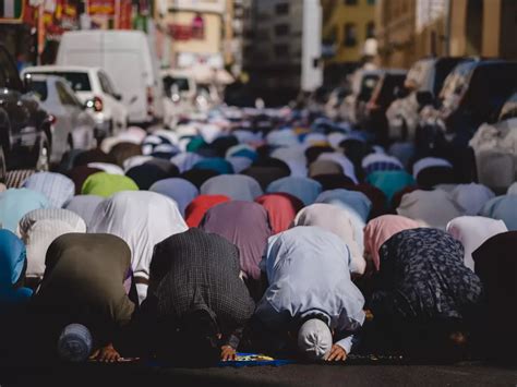 Lafadz Takbir Idul Fitri Lengkap Dengan Bacaan Latin Dan Artinya
