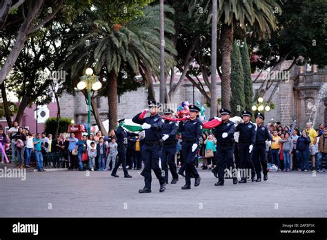 Puebla México Bajada De Ceremonial De La Bandera De México Por La