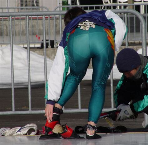 陸上以上に興奮！？スピードスケートの完全丸見え透けパンツ