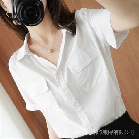 เสื้อเชิ้ตโปโล แขนสั้น คอวี ผ้าฝ้ายแท้ ทรงหลวม สีขาว แฟชั่นฤดูร้อน