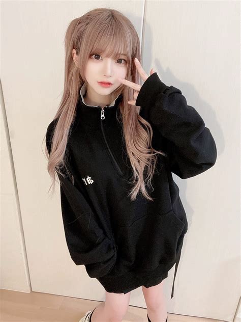 Girls 4 Girls Fasion Youre Cute Bad Gal Cute Japanese Pose