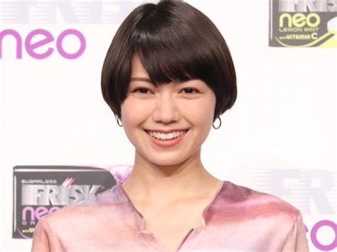 二階堂ふみ、浴衣姿で三角座りする姿がかわいい “転落シーン”穏やかオフショット エンタメ ニュース ｜クランクイン！
