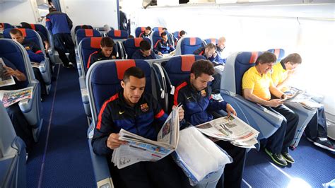 Foto Blog CulÉ Los Jugadores En El Avion Hacia MÚnich
