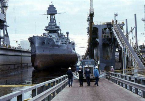 Uss Texas In Drydock Uss Texas Us Navy Ships Battleship