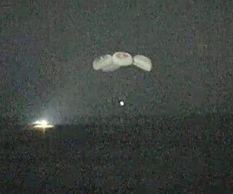 Iss Astronauts Splash Down Off Florida On Spacex Craft