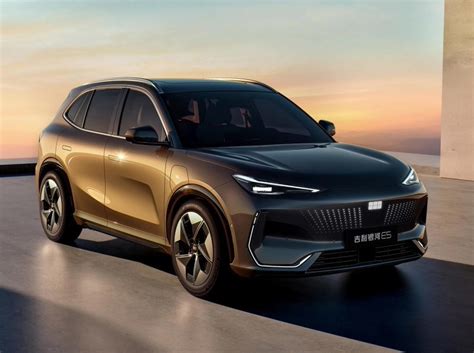 吉利汽车：银河e5无线充电支持魅族、华为、小米、oppo私有快充协议和qi协议 凤凰网