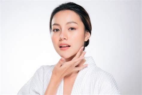 Ini Cara Memilih Skincare Yang Tepat Menurut Dokter Kulit News On Rcti
