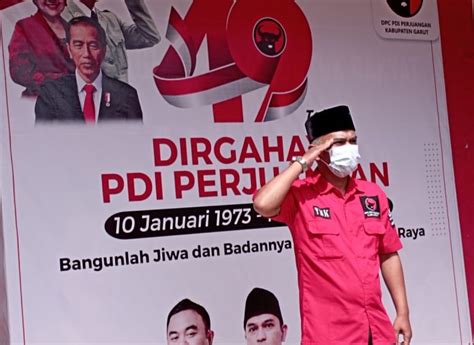 Hut Ke 49 Dpc Pdi Perjuangan Kabupaten Garut Menggelar Upacara Bendera