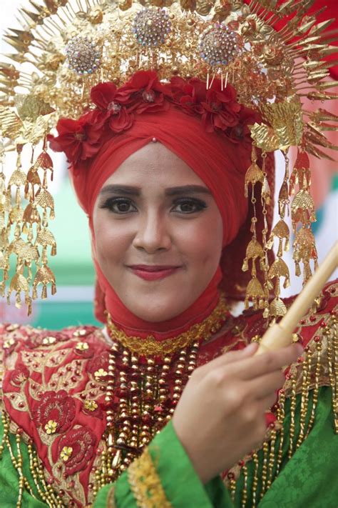Tari Payung Tarian Kasih Sayang Dari Negeri Minang Traverse Id