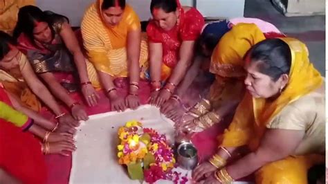 अवसानी माई का पांव दबाते समय का एकदम लाजवाब सोहर Youtube
