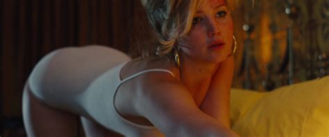 Jennifer Lawrence Nuda ~30 Anni In American Hustle Lapparenza Inganna