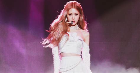 Fan Taken Photo Of Blackpinks Rosé Becomes A Hot Topic Among Netizens