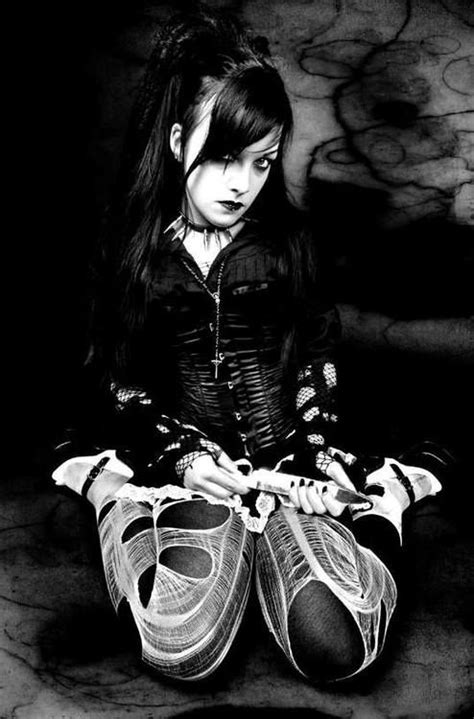 Pin By Erik Wagonblott On In The Name Of Goth Goth Girl Fashion