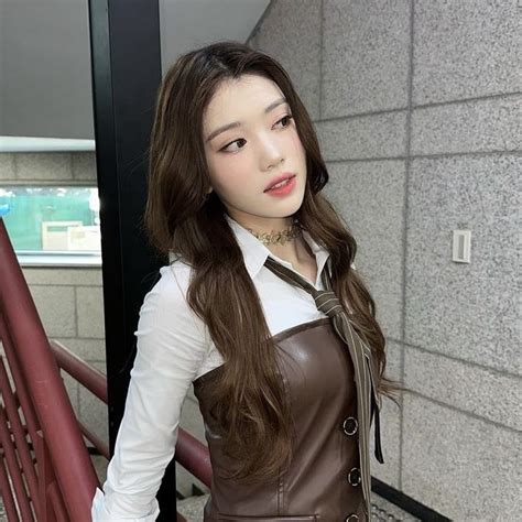 Pin By мσσηχтм On Kep1er Girl Fashion Korean Girl