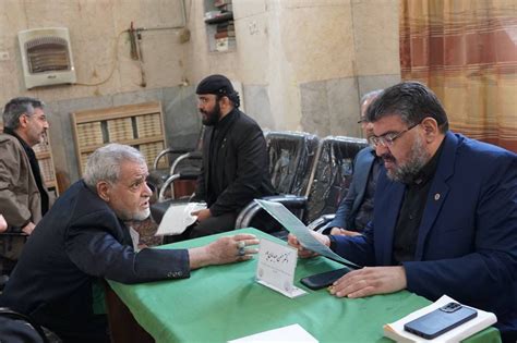 ارائه مشاوره حقوقی به نمازگزاران مسجد حمزه سیدالشهدا ع توسط وکلا مرکز