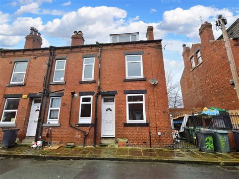 2 Bed Terraced House For Sale In Harlech Avenue Beeston Leeds West