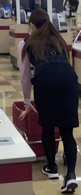 Pin On ベルク店員