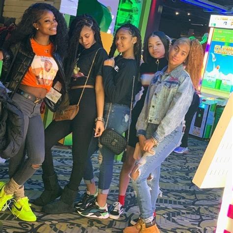 Hoodbrattingz🏚💛 •follow Liimed0ll Team🐍💕for More😍 Squad Outfits