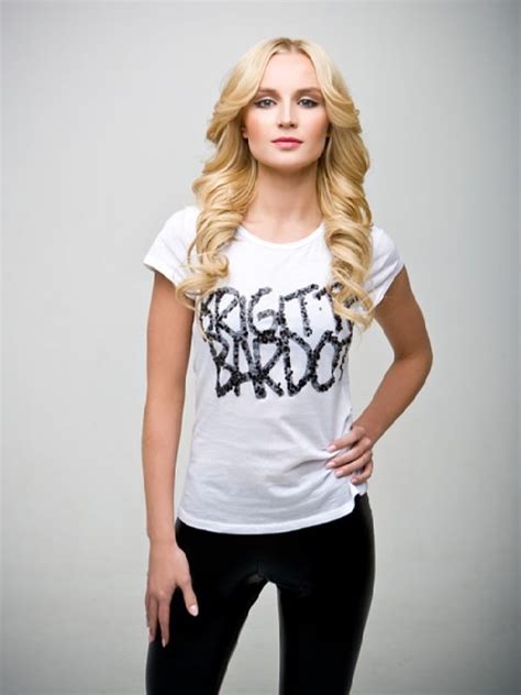 Polina Gagarina Singer Songwriter Russian Personalities