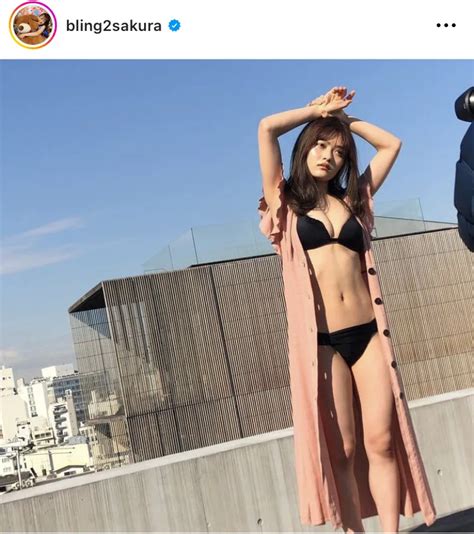画像・写真 豊満な膨らみをむき出しに…井上咲楽、tシャツをめくり上げたグラビア撮影の裏側に驚きの声 7 43 Webザテレビジョン