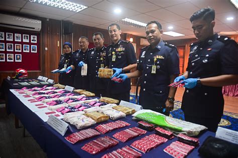 Sindiket Edar Dadah Dilumpuhkan Pasangan Suami Isteri Ditahan