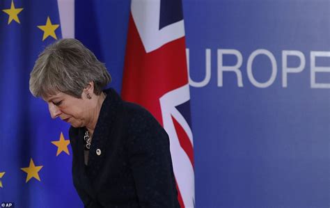 A New Dawn The Uk Finally Leaves The Eu At 11pm Tonight Daily Mail