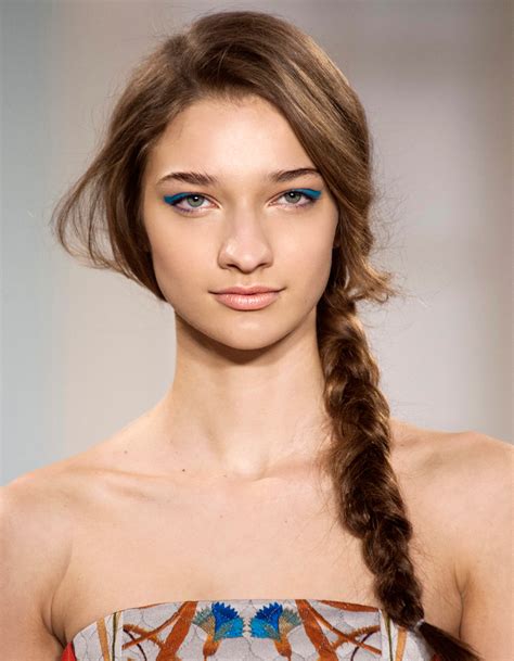 Coiffure Soirée Avec Tresse 40 Coiffures De Soirée Cool Ou