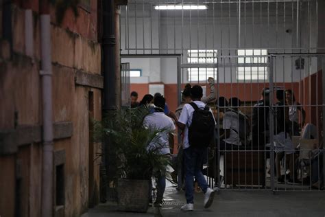 Mães E Pais Mantenham A Calma