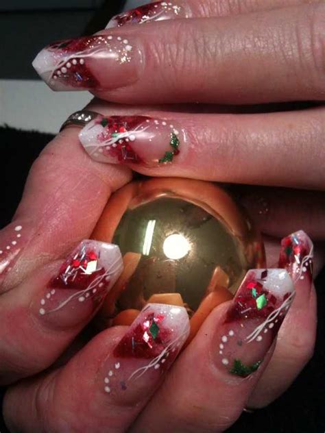23 Amazing Christmas Nail Design Ideas