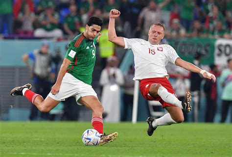 Lewandowski Misses Penalty As Poland Draw 0 0 With Mexico At World Cup
