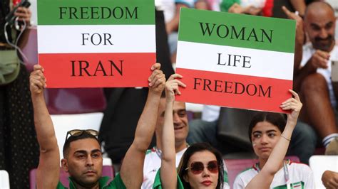 Las Protestas De Las Mujeres Iraníes Se Cuelan En El Mundial De Qatar
