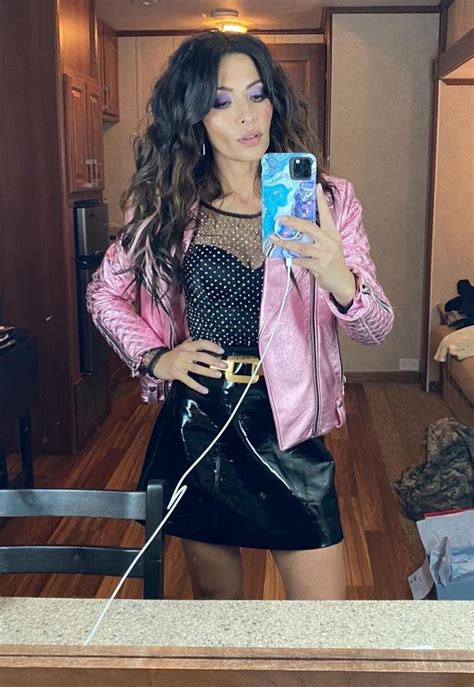 Another Sexy Sarah Shahi Mirror Selfie R Celebrityselfies