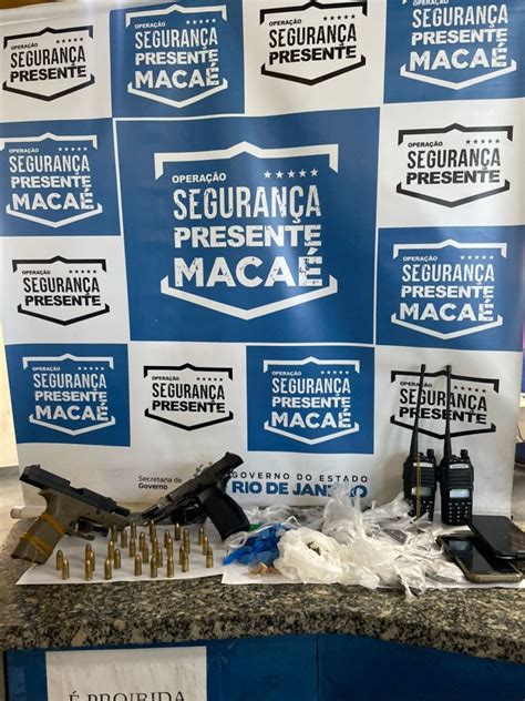 Policiais Do Segurança Presente Prendem Dupla Com Pistolas Munições E