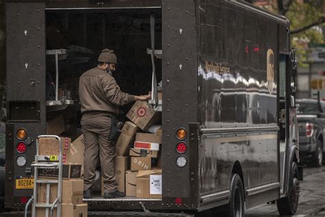 Fedex Ups See Delivery Van Shortage Amid E Commerce Rush Automotive News