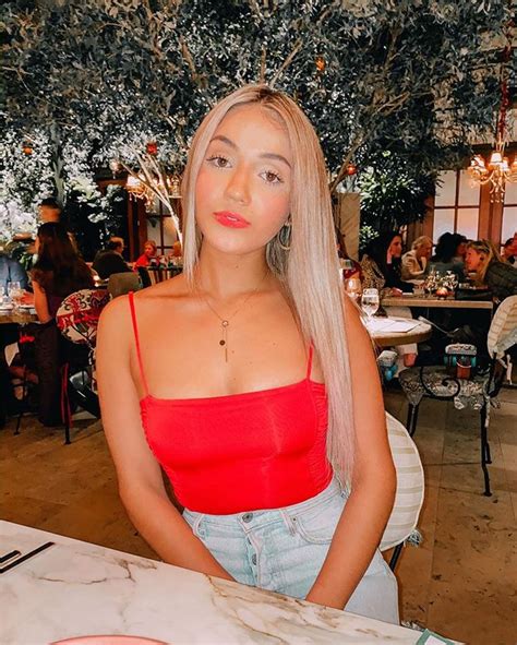 Rocio Outfit Ideas • Instagram Photos And Videos Cool Outfits Red