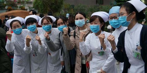 直播回顾 中山二院第二批医疗队驰援武汉协和医院！出征仪式令人泪目