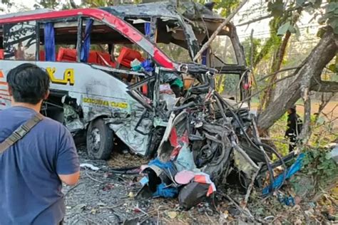 Ngeri Empat Tewas Dalam Kecelakaan Maut Bus Eka Vs Sugeng Rahayu Di