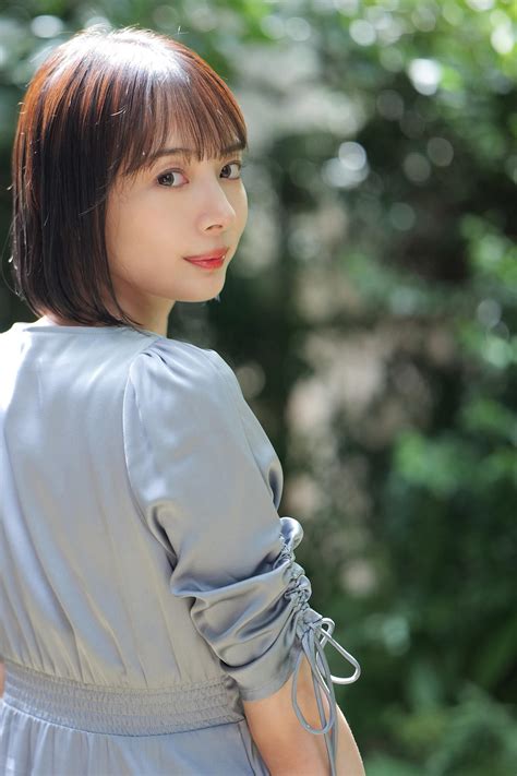 岡田紗佳「かなり迫力ある」デジタル写真集発売 グラビア復帰の池田夏希との2ショットも 芸能写真ニュース 日刊スポーツ