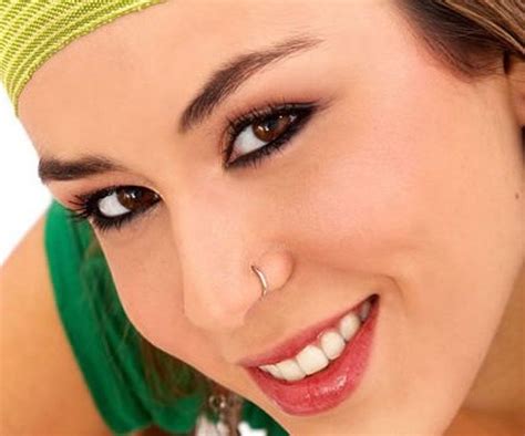 Piercing No Nariz Fotos Cuidados Cicatrização E Dicas Piercing De