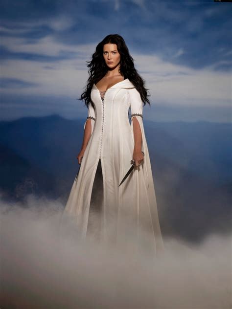 Голая Бриджет Риган в Legend Of The Seeker