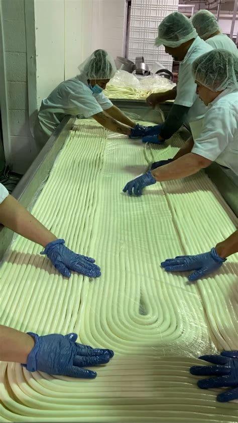 weyauwega star dairy sets record for longest piece of string cheese