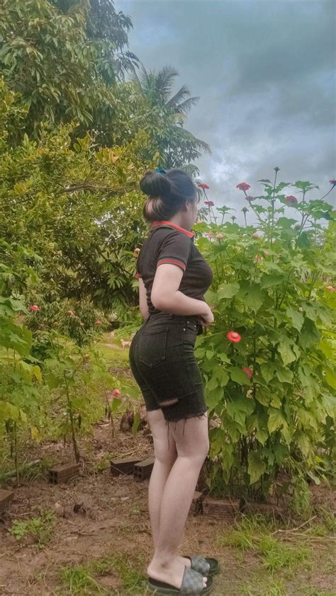 Beautiful Muslim Women Asian Girl Tough Clothes Emma Willis