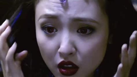 美女变异后，自己吓得瞬间崩溃了 腾讯视频