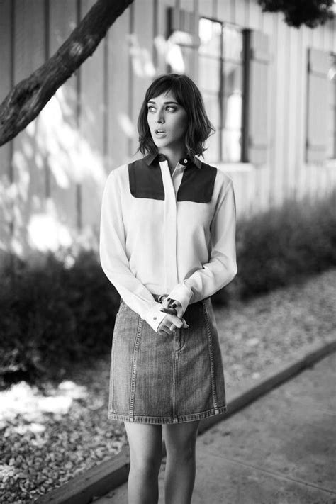 Lizzy Caplan Caplan I Love Girls Classy Girl