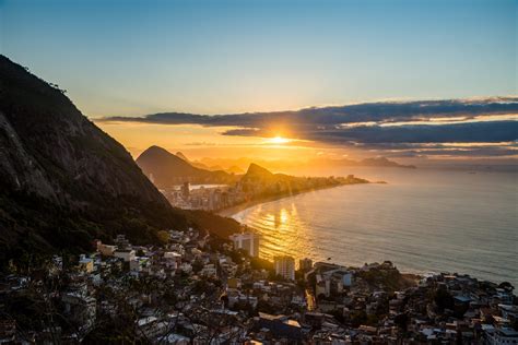 ブラジルの大都市に広がるスラム街「ファヴェーラ」とは