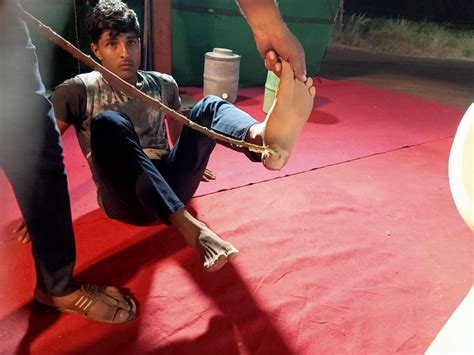 अग्निवीर सेना भर्ती में लंबाई बढ़ाने के लिए युवक का अनोखा जुगाड़ एड़ी